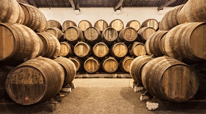 Guide to Barolo Wine, Italy (10 Best Wines in 2024, Taste, Prices, Terroir)