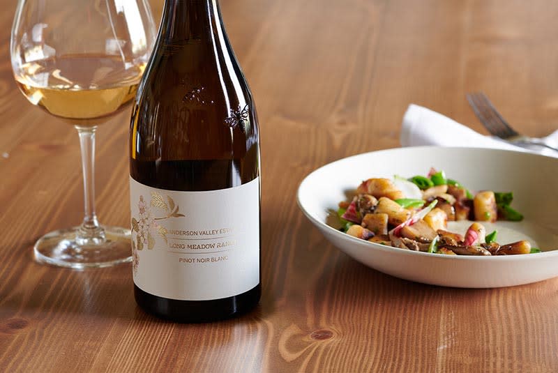 Guide to Rare White Pinot Noir (8 Delicious Bottles, Prices 2023)