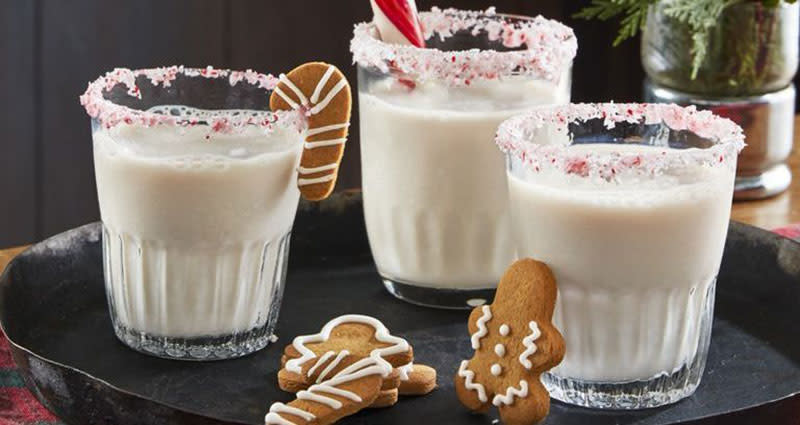 25 Christmas Drinks & Cocktails That’ll Put You In Good Spirits