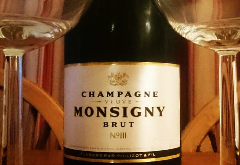 10 Champagne Cocktail Recipes and Wines To Use