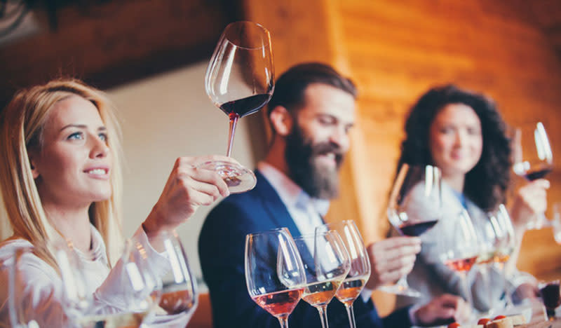 How to Taste Wine Like a Pro (The 5 S’s of Wine Tasting)