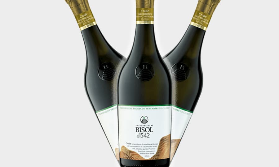 How to Make a Mimosa (Recipe, Wine Ideas, Serving)