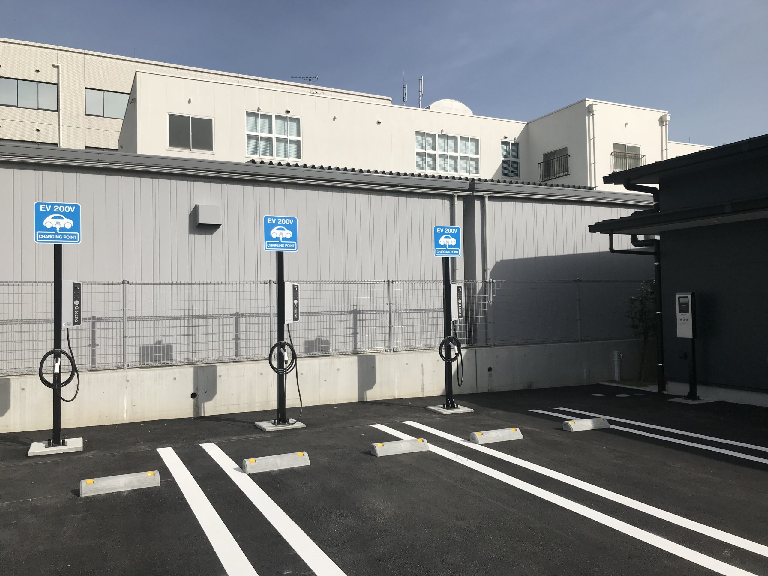 EV用充電器導入によるデマンド超過を抑制 充電コントローラー - plaplat