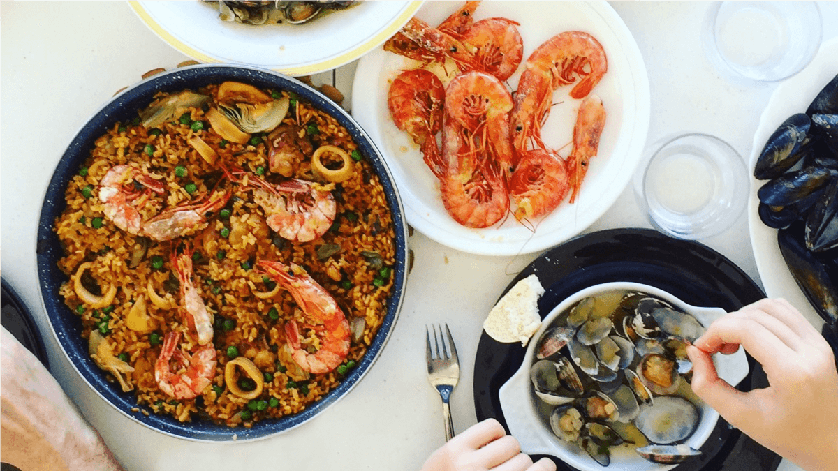Spanish Dinner Party: Here's How To Host The Perfect One