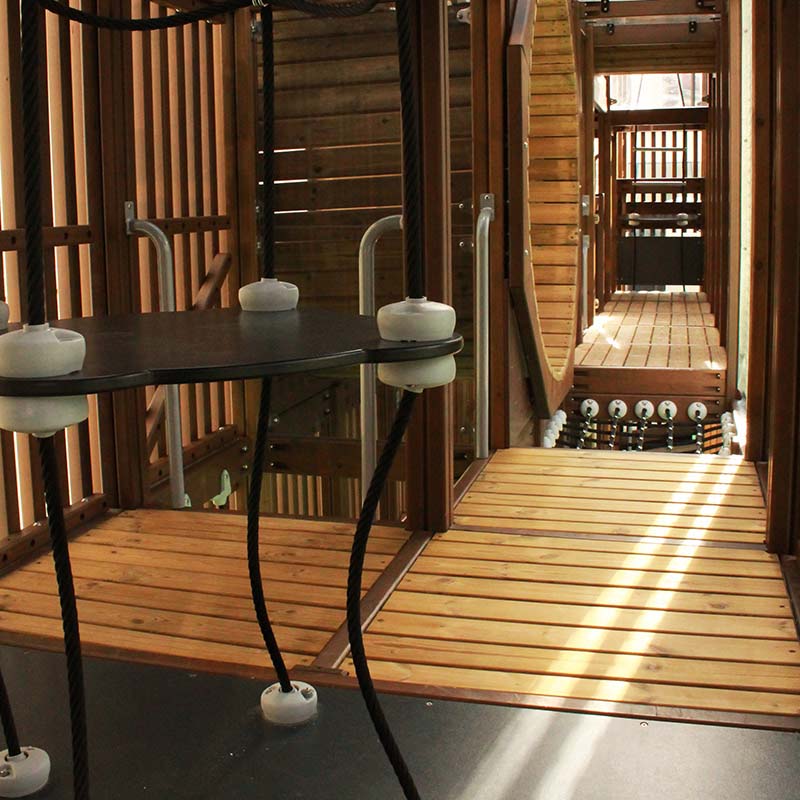 Un parque infantil con Laberinto Vertical sorprende en Francia ...