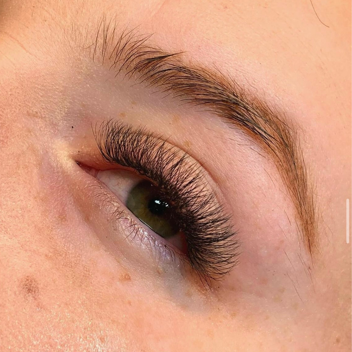 Glamour Brows: Christmas Glam Offer at Westfield North Lakes